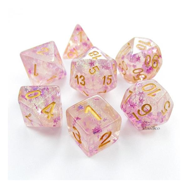 ◆ドラタコ本店では動画もご覧いただけます。お星様を閉じ込めた多面体ダイスセット。内容／4面・6面・8面・10面・テンズ10・12面・20面◆ご留意事項◆ラメの入り方はランダムです。均等に散らばっている場合や偏っている場合がありますが不良品で...