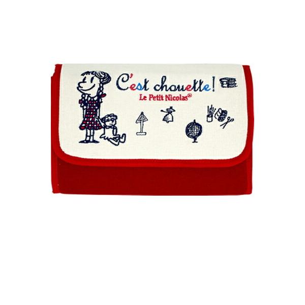 商品説明メーカー名 ニックナック商品説明 細部まで刺繍で表現。トリコロールの織りネームがキュート。背面ポケット付き。じゃばら式で、小分けポケットがたくさんあって便利です。透明ポケットにお気に入りの写真も入れられるよ