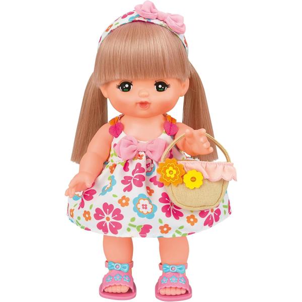人形は付属しておりません。夏にピッタリ。お花いっぱいのサンドレス。ヘアバンド、バッグ、サンダル付き。