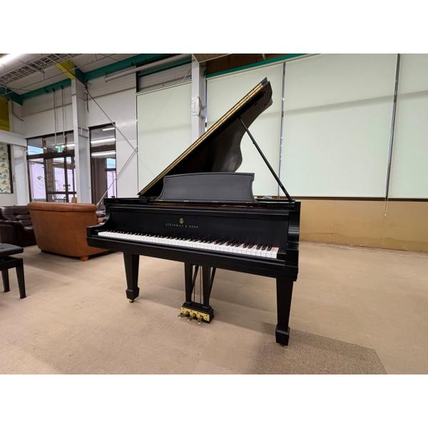 【製造年】 1967年製【製　番】 40万台【サイズ】 H101cm×W148cm×D211cm【カラー】 黒(艶消し）〜修復内容〜 外装オリジナル 内装クリーニング 鍵盤磨き（アクリル） 金属部品磨き ハンマーファイリング 整調・調律・整音