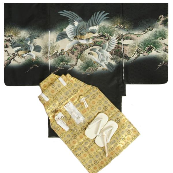 【送料無料】黒地色の羽織着物に金襴紋袴をあわせた華やかさのある七五三着物5歳用アンサンブル袴セットです。メインの鷹の頭部分には金糸刺繍が入って見た目の豪華さもあります。柄は前身と後ろ身あわせて6匹の鷹が描かれた六つ鷹柄になります。鷹は頭と視...