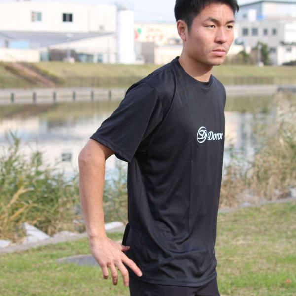 イベント会場、スポーツ大会会場などで、限定販売しているDoronのストレッチTシャツ。Doronらしいストレッチの効いた、着心地の良い１品です。※こちらの限定商品の生地繊維には、ファイテン社のアクアチタンの含浸・ファイルド加工は行っておりま...