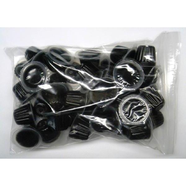 カブト虫やクワガタ虫達の成虫のエネルギー源となる糖質に天然黒糖蜜を主原料に、はちみつ、アミノ酸、ミネラル、天然高タンパク質を特殊配合！！また生物等の復活現象に関係するといわれている特殊トレハロースも強化配合！！産卵期前後はもとより、越冬前の...