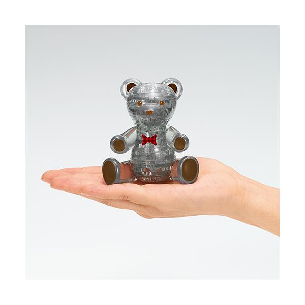 ●品番:50257●入数:１個●このパズルは透明のピースを組み上げる立体ジグソーパズルです。●完成すると、クリスタルのように美しく輝くインテリアとして楽しめます。●シールを貼るとブリティッシュなベアが出来上がります。