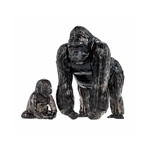 ●品番:50308●入数:１個●このパズルは透明のピースを組み上げる立体ジグソーパズルです。●完成すると、クリスタルのように美しく輝くインテリアとして楽しめます。●仲よく寄り添うゴリラの親子が完成します。