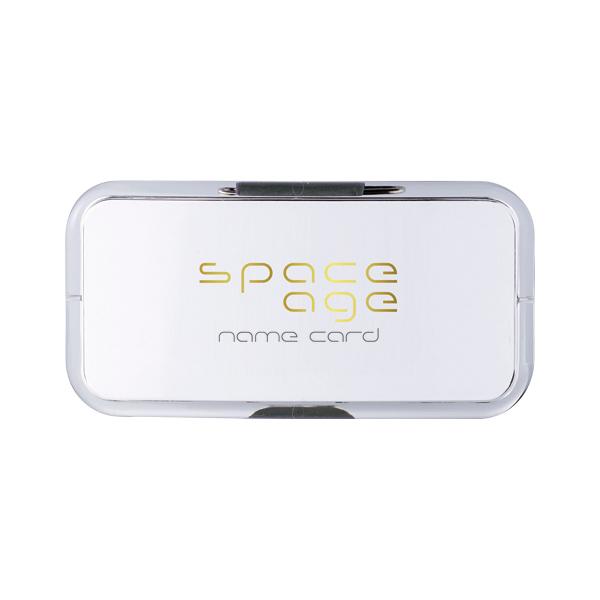 ●品番:EX-2978●入数:１個●新開発「ブラッシュクリップ」採用し、生地を痛めにくい。●名刺をぴったりそのまま収納できる合皮製ケース●安全ピン付●ケースから名刺の落下を防止するフラップ付き