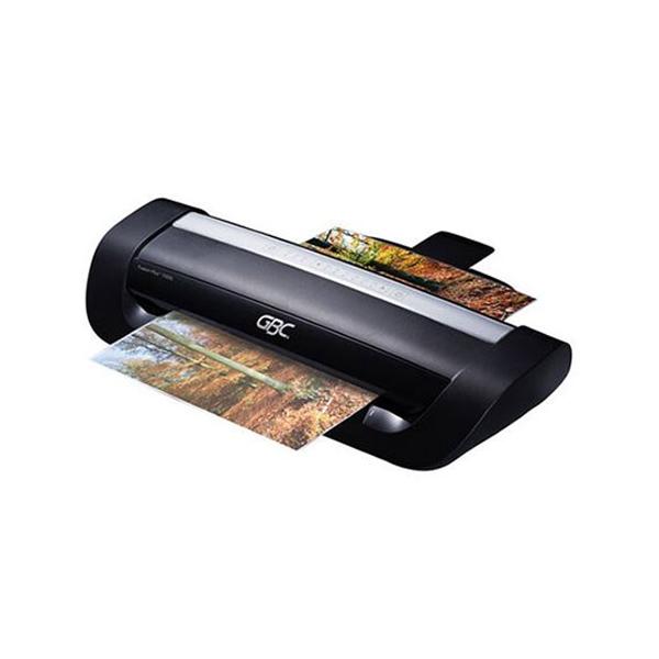 ●品番:GLMFS7000L3-D●入数:１台●最速加工・細かな温度調節ができる６本ローラーラミネーター。●無作動３０分で自動電源ＯＦＦ。●加工詰り時も安心、お知らせブザーとランプに自動リバース機能搭載。