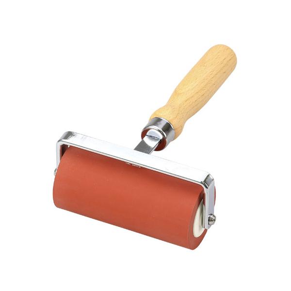 ●品番:040112●入数:１個●壁紙クロス、滑り止めテープ、アルミテープの貼りつけ、版画や空気抜き作業等に使えるゴムローラーです。