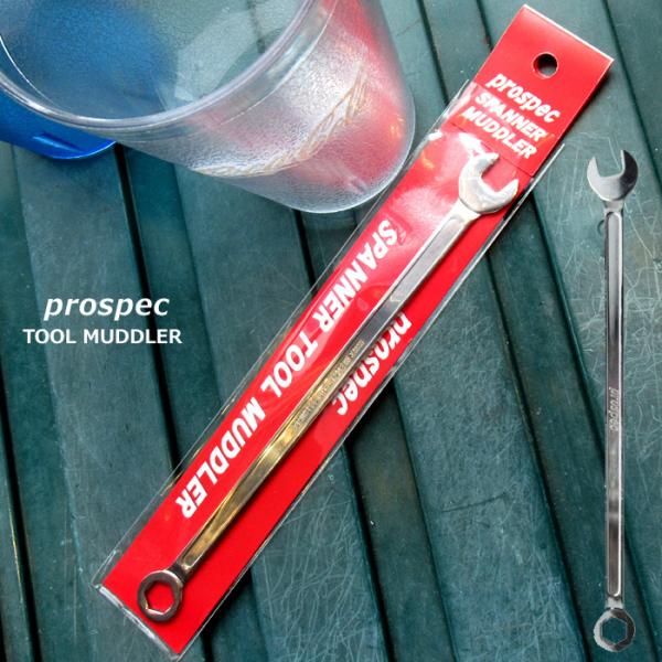 工具のスパナをモチーフにしたカトラリー新潟燕三条の職人が仕上げた逸品ですDIY好きな方へのプレゼントなどにはもちろん来客の際に使用すると話題の一つにもなりますね!!サイズ：約19.0cm素材:ステンレス生産国：日本 【ご注意下さい】※商品の...