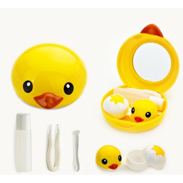 ご覧いただきありがとうございます(^^)こちらはかわいいアヒルのコンタクトレンズケースです。箱付きなのでプレゼントにも最適です(^^)付属品・レンズケース・液体ボトル・スティック・ピンセットサイズ　約7センチ×8センチ高さ　約4センチ輸入品...