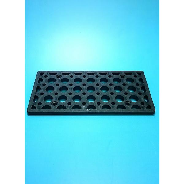 【特長】■コンクリート二次製品施工時の不陸調整用プレートです。■ロングＵ・ボックスカルバートなどのレベル微調整に最適です。 ■プラスチック製(ＰＰ)なので、軽くて耐久性に優れており、　取り扱いが容易です。 ※画像はＭ５(5mm厚)です。一部...