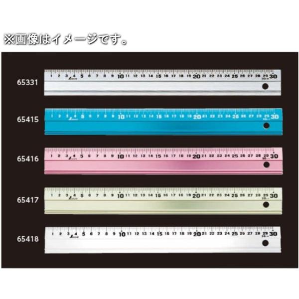 大きく鮮明な目盛数字を採用。軽くて錆びず、丈夫です。スベリ止付は裏面にスポンジが貼り付けてあり、軽い力で定規を押さえられます。危険防止壁がカッター面より高く、カッターの刃が滑っても乗り越えにくい形状になっています。■長さの許容差:±0.25...