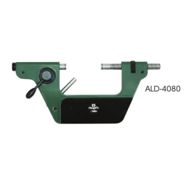 《仕様》●測定範囲：35-75mm●測定子可動範囲：6mm●測定部サイズ：φ9●平行度：1um以下●平面度：0.2um以下●繰返精度：0.5um以下●センサ取付部：φ8mm●質量：630g《特長》●別売の電気マイクロメータ プローブ(EM-...