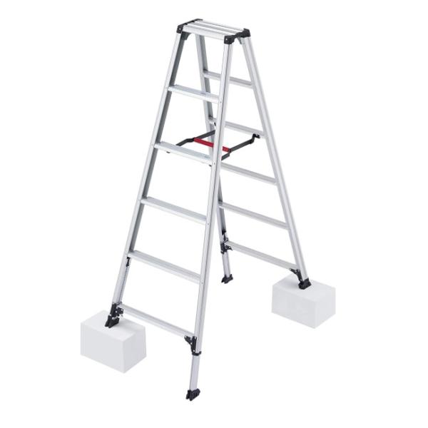 《仕様》●天板高さ：1.62〜1.83m●使用最大高さ：1.32〜1.53m●質量：7.5kg●設置寸法(外寸)　・全幅：61〜65cm　・奥行：105〜116cm●収納寸法(外寸)　・全幅：61cm　・奥行：17cm　・高さ：171cm●...