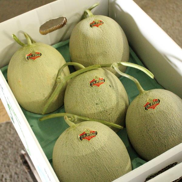 【発売日：2025年05月20日】共撰夕張メロン（化粧箱入り）内容量 「優品」大玉　1.6kg前後（5玉）販売期間は6月中旬〜7月下旬頃となり、発送はご注文いただいた順に発送となります。※共撰夕張メロンは、お届け時期の異なる商品との同梱発送...