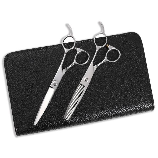 <セット内容>シザー(5.5 or 6.0インチ)+セニング(スキ率25%前後)+保管ケース<シザー>【スペック】・材質 440C ロックウェル硬度　HRC-59・ウェット、ドライどちらでも可【寸法】▼5.5インチ全...