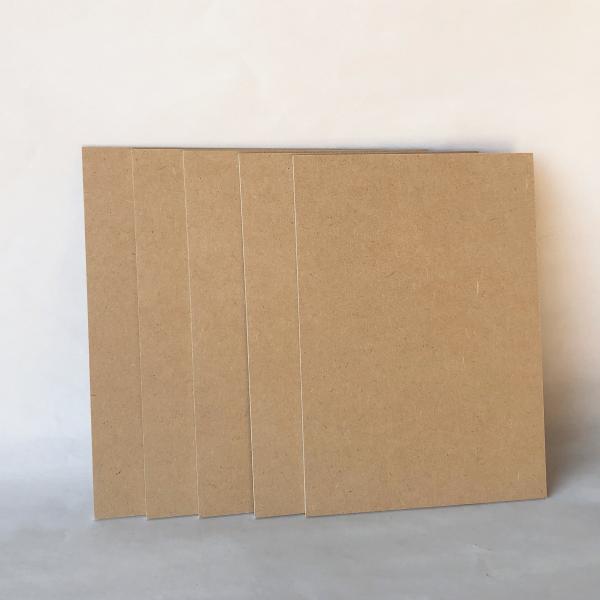 【発送について】全国一律送料無料[ネコポス][ゆうパケット][クリックポスト]いずれかで発送(ポスト投函)●複数の場合、発送方法が変わる場合があります■MDF合板 （明るい色味）【サイズ】2.5mm厚×約150×約200mm【枚数】5枚【ご...