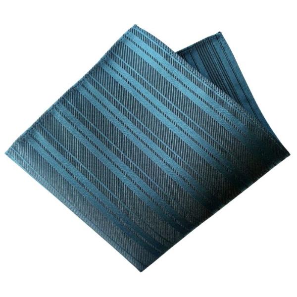 一見、ソリッド（無地）に見えますが、単色のストライプ柄チーフです。 実は、光沢のあるストライプが隠れており、角度を変える度にキラリと輝きます。 その為、ネクタイやシャツが無地の場合は、チーフのストライプが際立ち、逆の場合は、無地チーフとして...