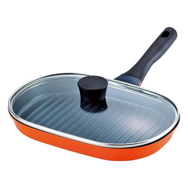 溝付きで余分な脂を落とし、ヘルシーに焼きあがります。Iこんがり庵 切身魚にちょうど良い魚焼パン（KM-9149）和平フレイズ フライパン ワイド お手入れ IH対応 溝付 ガラス蓋 油切り キッチン 調理器具 さかな 魚 肉 新生活