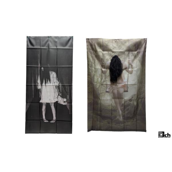 廃墟を守る少女 壁掛け 恐子さん、朽ち果てた公園 揺れるブランコ 恐子さん、恐怖の壁掛け２枚セット、１枚ずつのご購入よりお買い得です海外工場で印刷しているため、印刷のシミやムラ、にじみ、インク飛びがあります、海外製造製品の特性として予めご了...