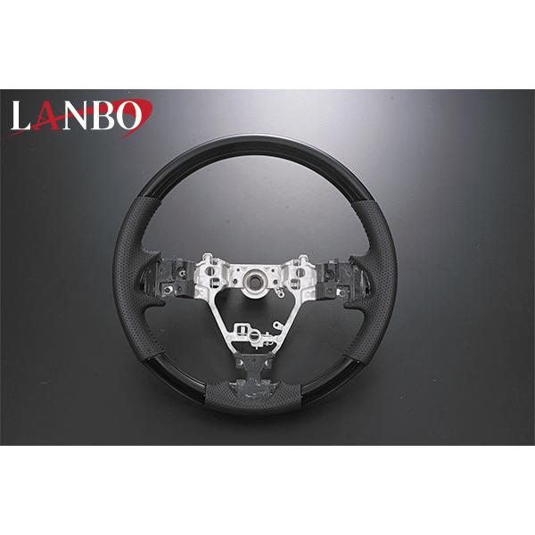 品番: SD004C車種: ウェイク型式: LA700S / LA710Sカラー: ピアノブラックグリップ形状: ノーマルグリップ備考: 2017/12-のみ可本製品はステアリング本体のみの純正交換タイプになります。本体以外は純正部品（エア...