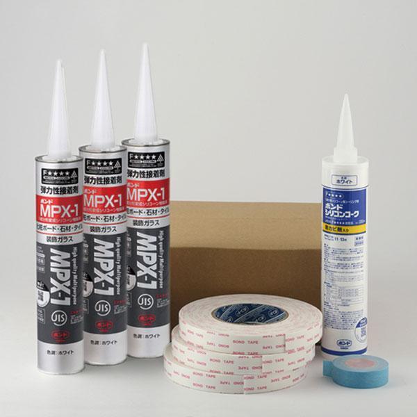 ※パニート・モザイコの施工には必ず専用接着剤セットをご使用ください。【内容】テープ3巻、接着剤3本、マスキング1巻、 コーキング剤1本【材質】テープ：アクリル系粘着剤両面テープ接着剤：ウレタン樹脂系接着剤【サイズ・容量】テープ：厚さ1mm×...