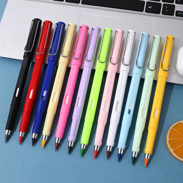 【〜メタルペンシル（金属鉛筆）とは〜】芯が黒鉛を含んだ特殊合金でできていて、黒鉛と合金の粒子が摩擦によって紙に付着するためインクや鉛筆削りがなくても半永久的に書き続けることができる鉛筆です。削る必要がないので、時間短縮かつ削りかすも出ないの...