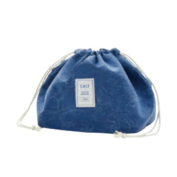 ヴィンテージデニムのようなプリント加工の生地を使用したランチ巾着。シンプルすぎないアクティブな印象のデザイン。コンパクトで手軽に使える。お弁当だけではなく、小物を入れるのもおすすめ。内側は、シルバーコーティング生地でかさばらずに保冷効果はそ...