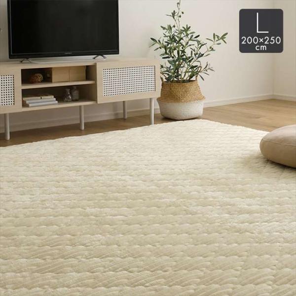 水洗い可能な、大人かわいいフランネルストライプラグ。可愛い見た目のキルトラグで、無地なのにファッショナブル！高密度な繊維が、ずっとさわっていたくなる手触り！こだわりの５層構造が、底付き感を軽減します！洗濯機で丸洗いOKなので、衛生面も心配ナ...