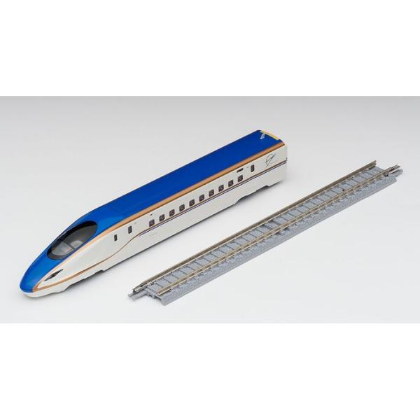 W7系は2015年に開通した北陸新幹線開業に先駆け、2014年4月に実車が登場しました。営業最高速度は260Km/hで、北陸新幹線開業時には東京〜金沢間を約2時間30分で結びました。