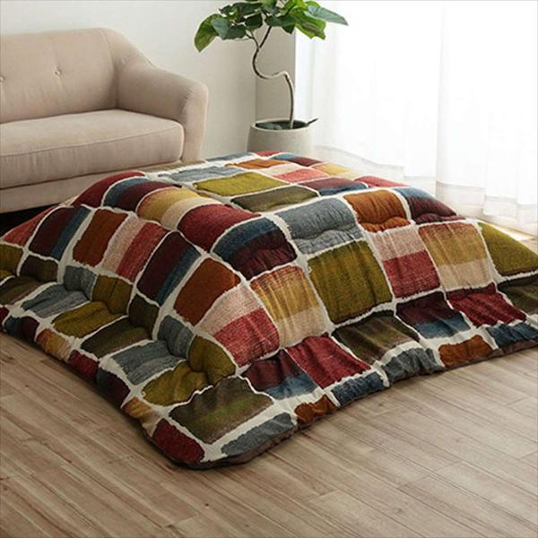 こたつ布団掛敷セット。カラーは、マルチ（4550317012877：5994950）、グレー（4550317012785：5994850）、です。パッチワーク風のデザインをしたこたつ布団と敷き布団のセットです。国内でわた入れをしています。側...