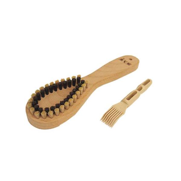 毛玉対策。手入れ メンテナンス。日本製。一度のブラッシングで、毛玉を取りながら毛並みも整える。毛玉取りの猪毛と、毛並みを整える白馬毛が一つのブラシに。一度のブラッシングで２つの効果。お手入れの面倒なニットなどの衣類も、自宅で簡単にお手入れで...