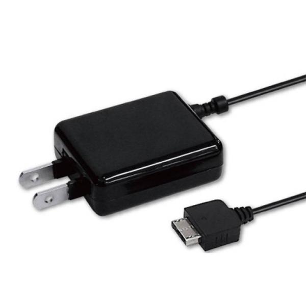 家庭用コンセントから本製品でゲーム機本体を直接充電できます。スイングプラグを採用しておりますので、コンパクトに収納できます。