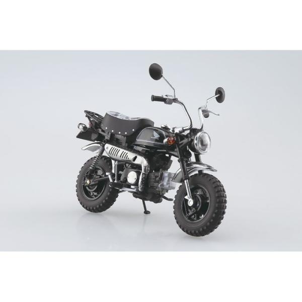 “50ccの可愛い相棒”完成品バイクシリーズに登場。1967年から発売が開始された、Hondaモンキー。その中から2009年に発売されたインジェクション仕様のモンキーが登場です。変更されたシート形状や4.3Lタンクなど、特徴的なシルエットを...