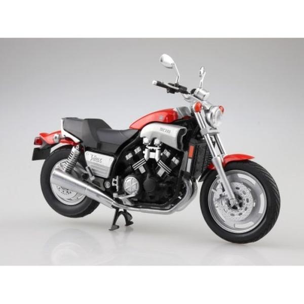 名ストリートドラッガー、完成品バイクシリーズに再登場！1985年より22年間にわたり発売されたVmaxは、圧倒的な加速性能をもたらす「Vブーストシステム」とパワフルなエンジンを搭載した、ストリートドラッガーという新しいジャンルを確立した名車...