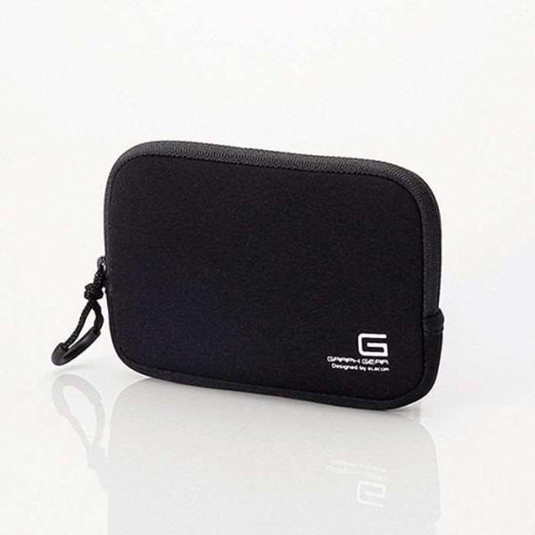 ソフトタイプのデジタルカメラケース“GRAPH GEAR”です?メモリカードなどを収納できる内ポケット付です。?指をかけて簡単にケースを開閉できるリングファスナー付です。?ウェットスーツなどに使用されるクッション性の高い伸縮素材を使用し、カ...