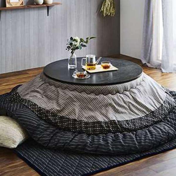 こたつ掛敷セット。225cm。カラーは、ブラック（4956642113430：1151240030701）です。暖かさのある色合いとデザインで仕上げた和モダンなこたつ布団。お部屋の家具とも合わせやすく和室・洋室どちらのお部屋にもなじみます。...