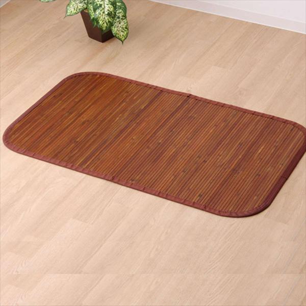 竹インテリアマット。サイズは、約60ｘ90cmのサイズです。台湾の竹（桂竹）を使用した商品です。台湾の竹は丈夫で耐久性にすぐれており、竹本来の伝導率の良さでひんやりとした肌触りで夏も快適にご使用できます。竹は他の木材と比べると格段に成長が早...