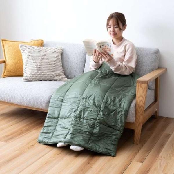 シンプルで使いやすいサイズ感、柔らかな肌触りで暖かく、軽量で持ち運びも便利。