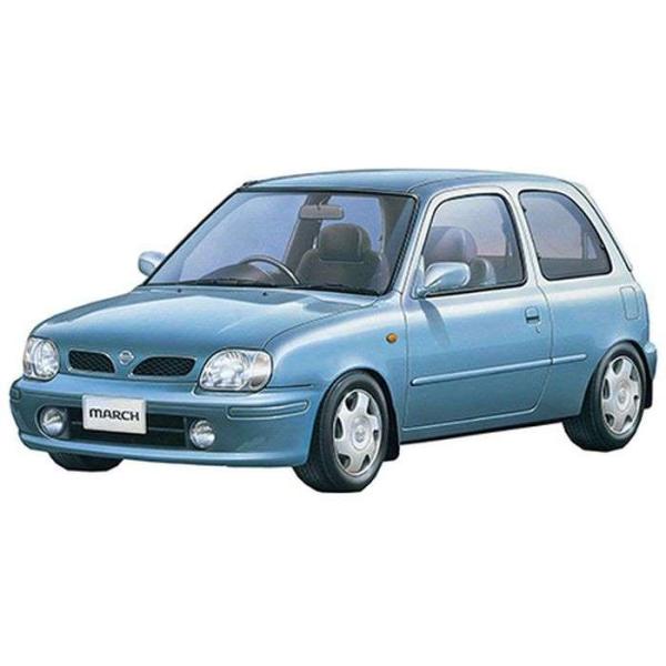 天板を加工すれば、サンルーフを取り付けが可能。フロントバンパーに金網をつけてよりリアルに仕上がります。