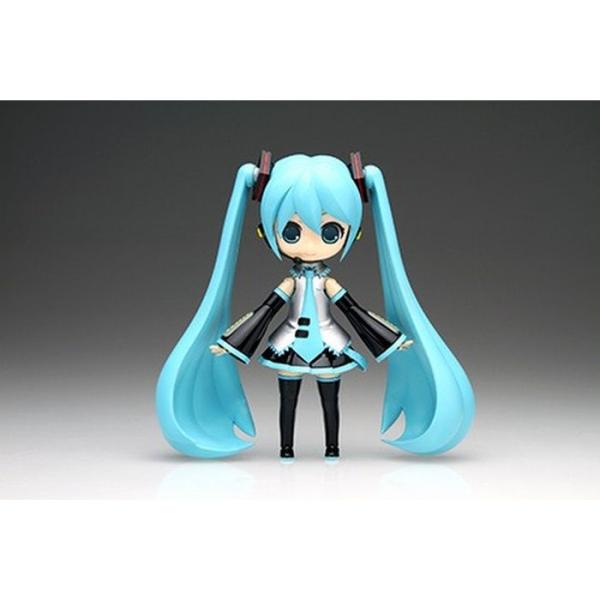 バーチャルシンガー「初音ミク」が遂にプラモになりました！パーツは多色成形、塗装済みの顔パーツが１個付属します。表情シールもついて、自分だけのミクが作れます。組み立て式、間接可動式。