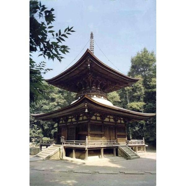 上階軸部のしまり具合と大きく張り出した屋根のバランスを忠実に再現しました。