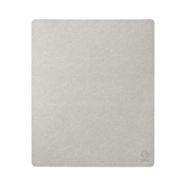 表面は不規則凹凸構造により、正確なマウス操作をサポートします。裏面は滑り止め効果が高いため、デスク上で滑らず快適なマウス操作が可能です。落ち着きのあるカラーでデスク上で邪魔にならなず、インテリアにもマッチします。