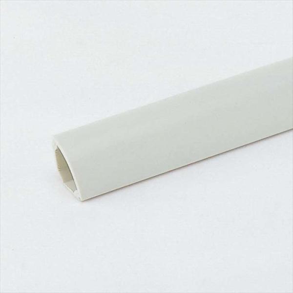 壁際に設置し、奥行きが15mmしかないため、床面が有効に使えます。※両面テープは付属していません。ケーブル収納時には、上部カバーが開くため、収納が簡単です。