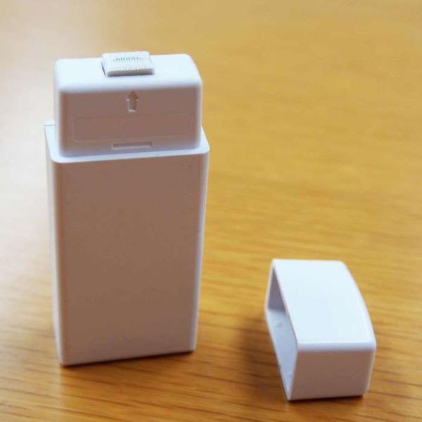 どこでもシーラー。ポリ袋の再利用！アイディア次第でなんでも密封！電池を入れたらスライドさせるだけ！操作簡単！コンパクトサイズで、ポケットに入れて、どこでも便利に使用できる！おうちで余ってるポリ袋を、好みのサイズでなんでも密封！きれいにラッピ...