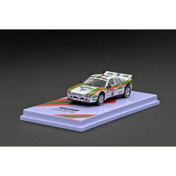 1983 年のイタリア サンレモラリーに出場した「Lancia 037 Rally」を 1/64 スケールダイキャスト素材でモデル化。M. Biasion / T. Siviero 組が乗車しました。リヤカウルは開閉可能、フロントグリルに装...