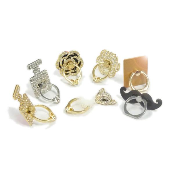 スマートフォン用バンカーリング。指を通すだけでスマホの落下を防止できる。スマホスタンドとしても利用可能。リングは360度回転、180度スイング可能。通話時はもちろん、インターネットや写真撮影もより快適に。リングをフックにかければ車載ホルダー...