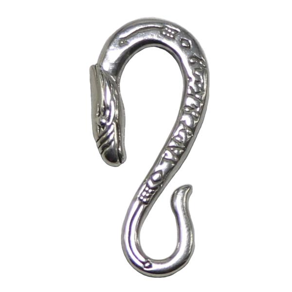 ※こちらの商品はネイティブイーグルフックSVのみの販売になります。チェーン等は付いておりません。※細丸、細角、太丸、太角チェーンに取り付け可能です。中丸カン1個付き。【MATERIAL】SV925【SIZE】約26mm×12mm[購入の際の...