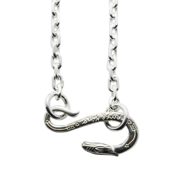 ネイティブフック付きチェーン細角or細丸仕様です。※チェーンを細角、細丸よりお選び下さい。※サイズは装着時の長さになります。※ホイール等は付いておりません。【MATERIAL】SV925【SIZE】約48.5cm(装着時)ネイティブイーグル...