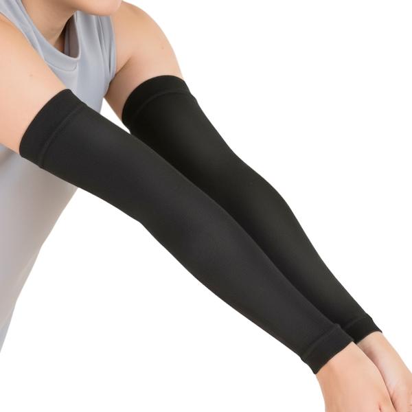 ・【筋肉のブレを抑え疲労を軽減】バレーボール、バスケットボールなど腕を激しく使うスポーツをすると、筋肉の無駄なブレにより疲労が蓄積しがちです。疲労によるパフォーマンス低下を軽減するためのアームカバーです。・【肌にしっかりとフィットするデザイ...